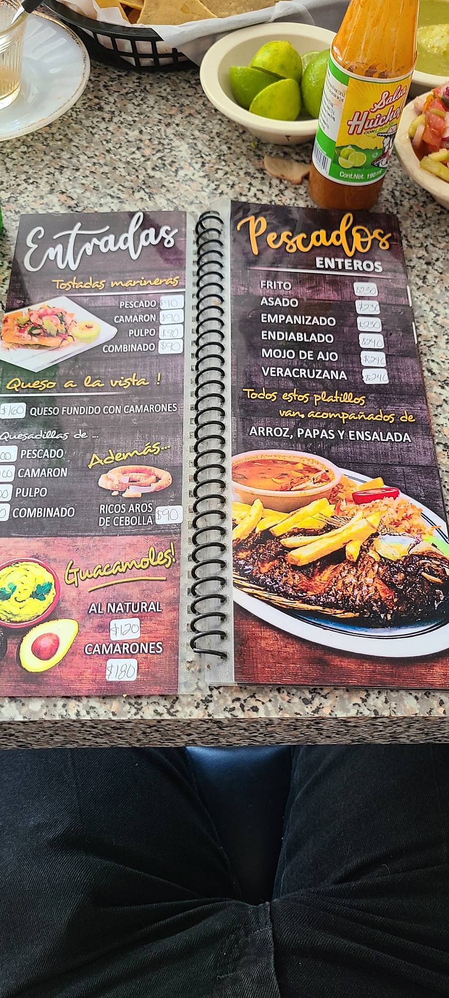 Menu at El cápitan restaurant, Ciudad Acuña