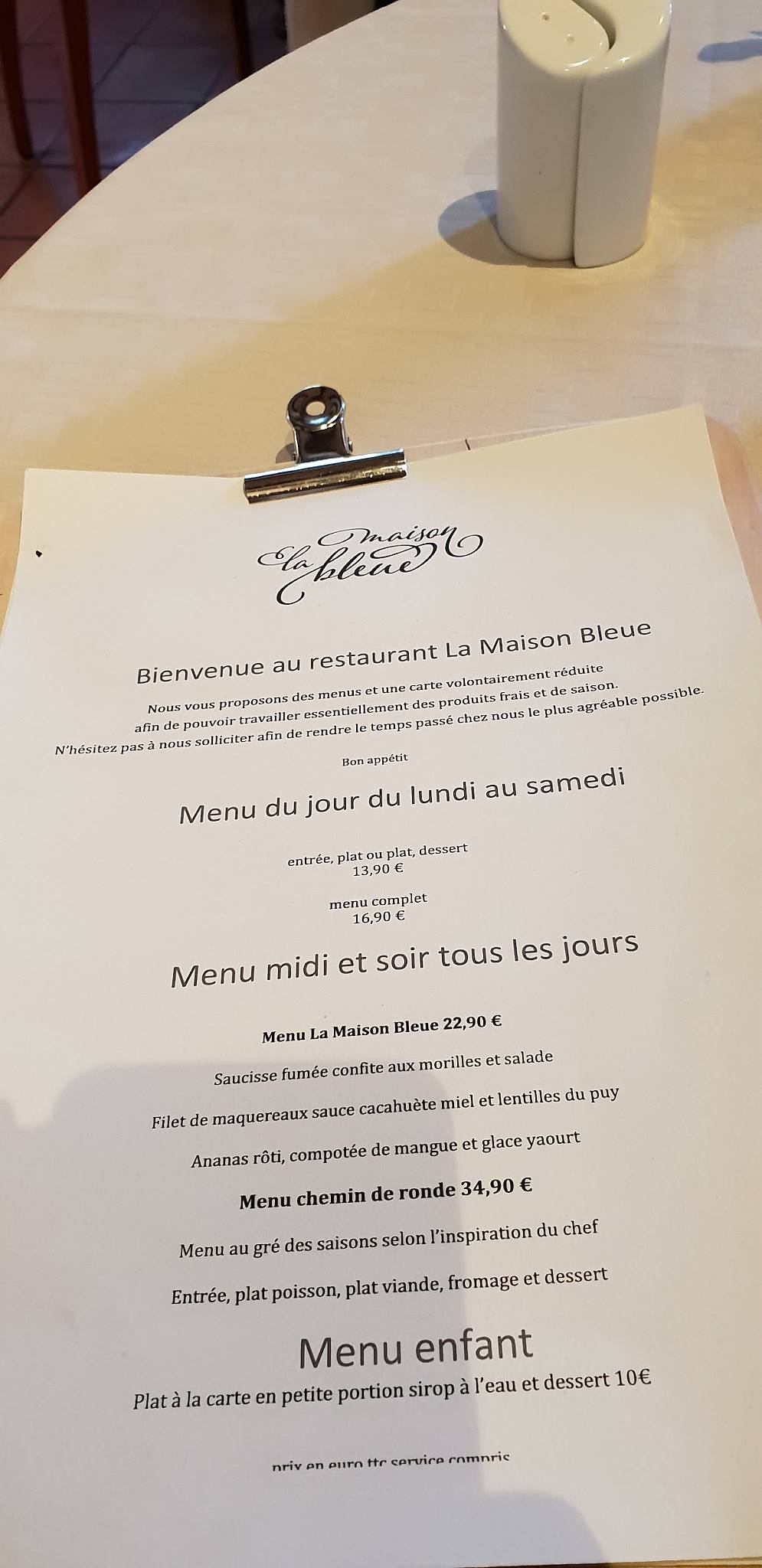 Menu au La maison bleue restaurant, Clermont-Dessous