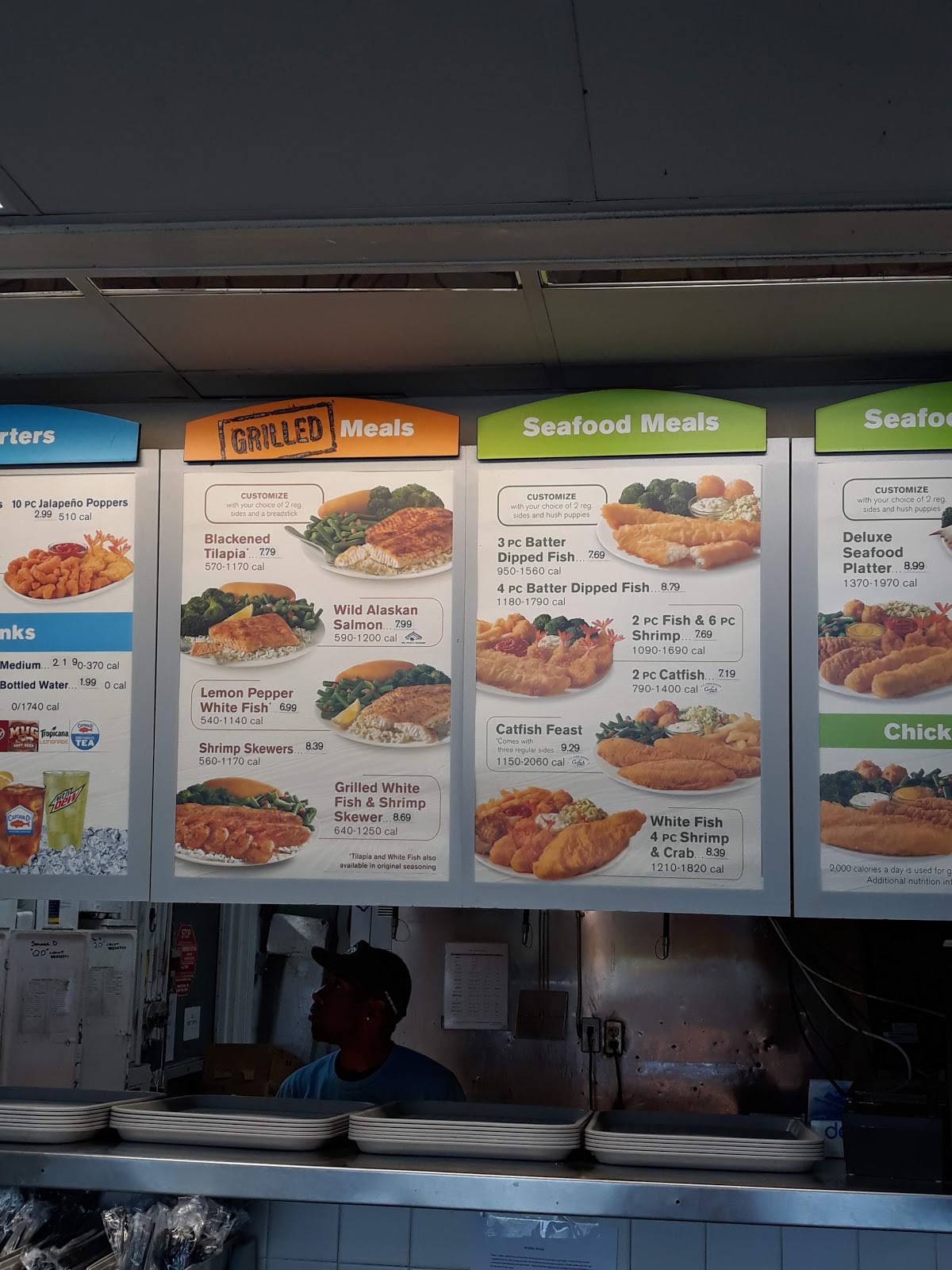 Menu at Captain D's fast food, Louisville, Oaklawn Dr