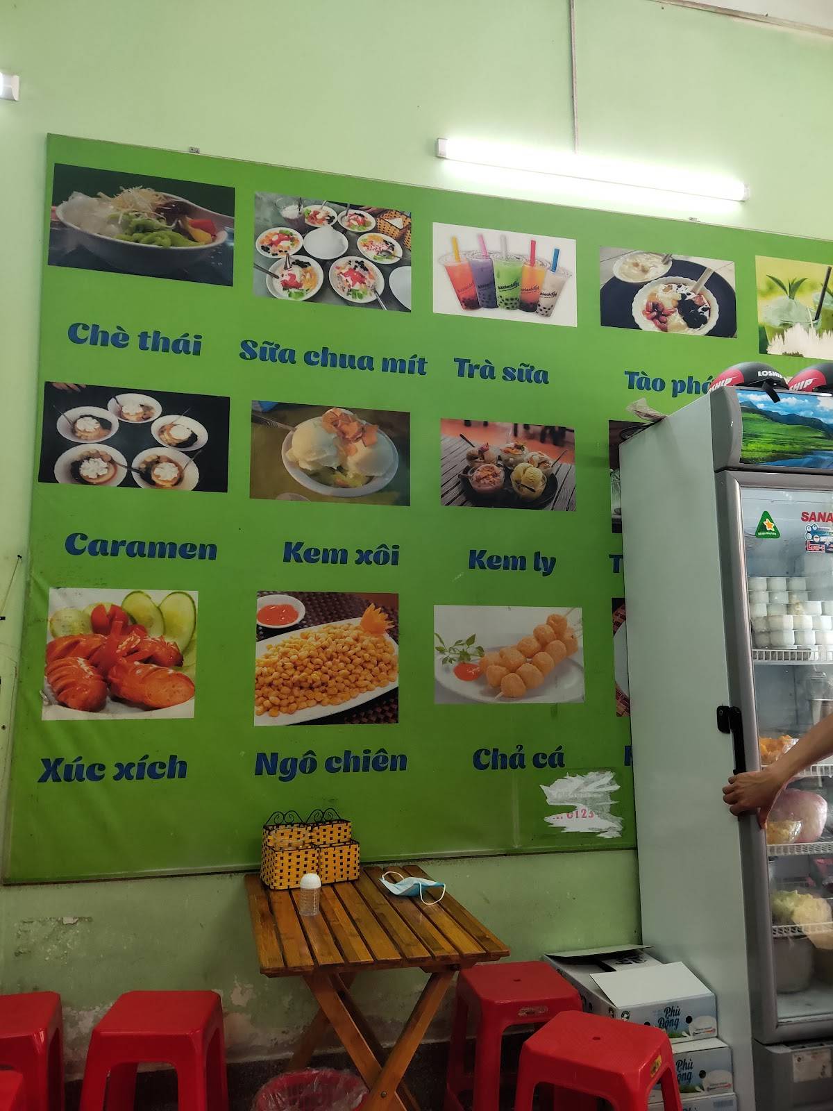Menu at Chè Thái Kem Xôi, Hanoi
