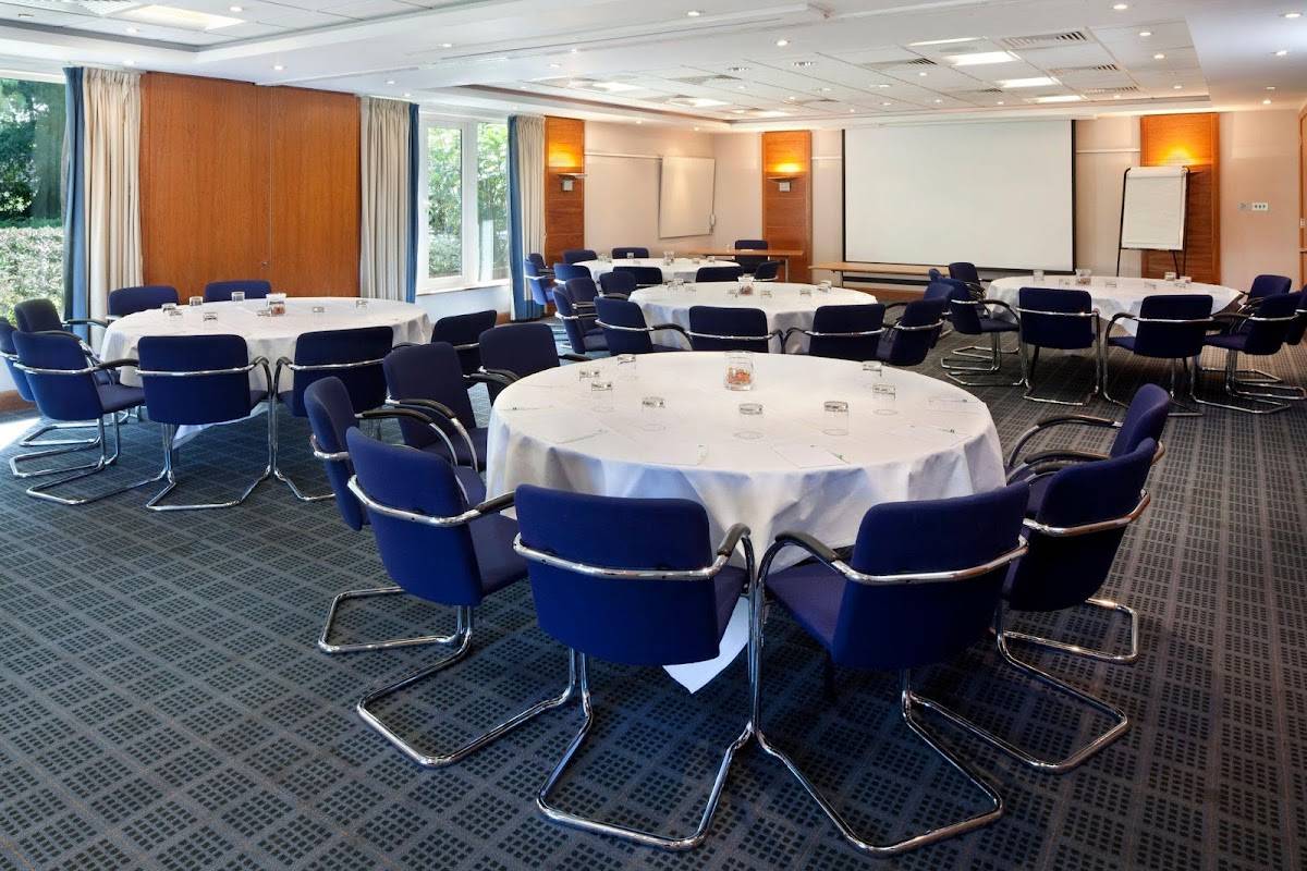 Menu at Holiday Inn Guildford by IHG pub & bar, Guildford
