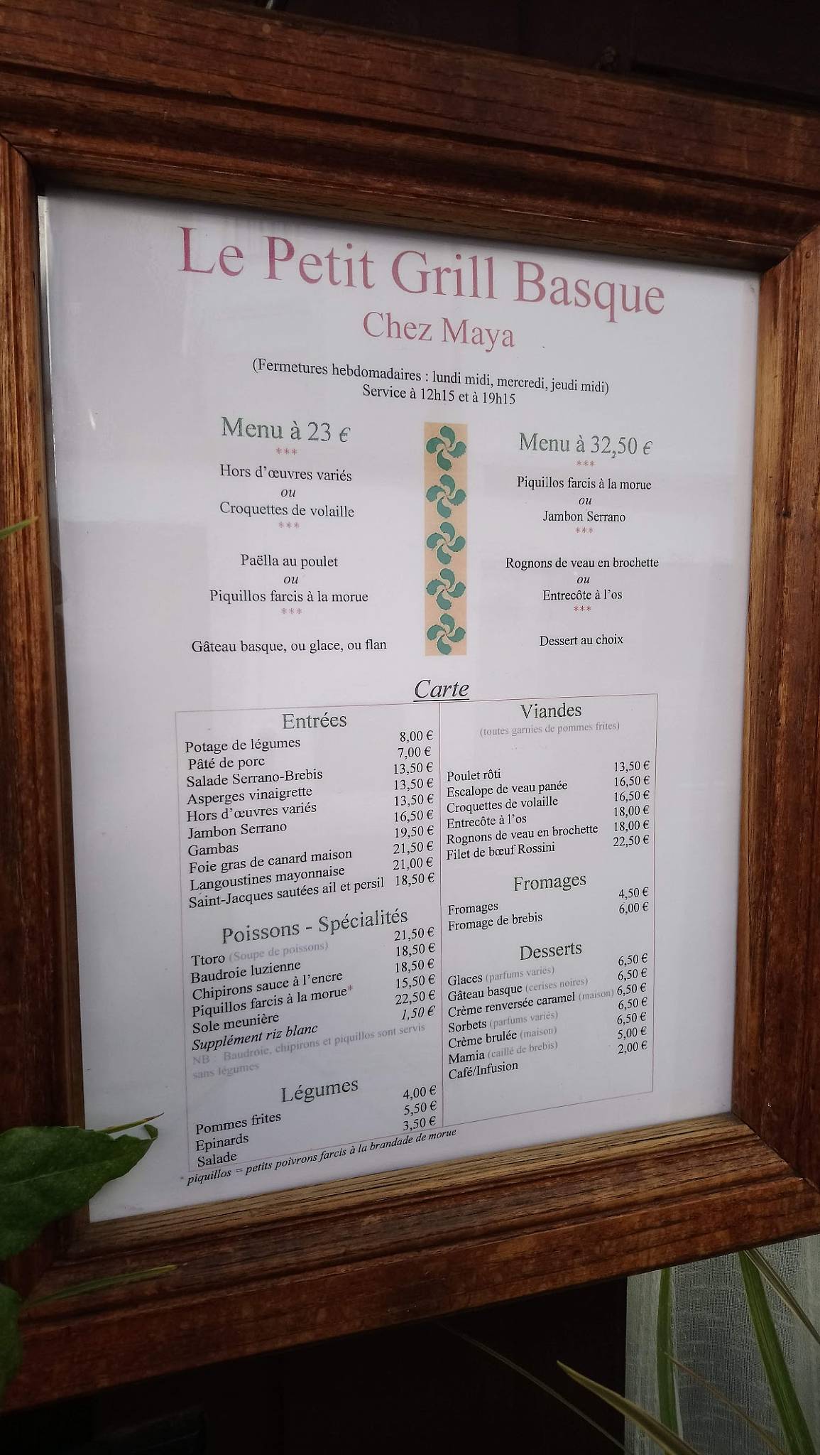 Menu au Petit Grill Basque restaurant, Saint-Jean-de-Luz