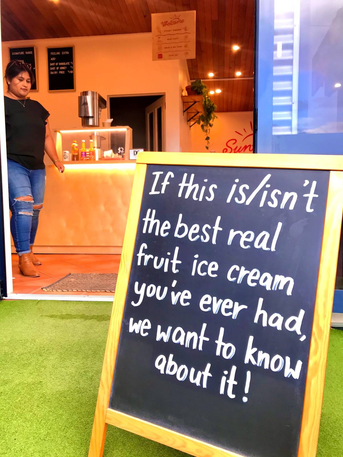 Carta de Sunny Nelson Real Fruit Ice Cream, Hamilton