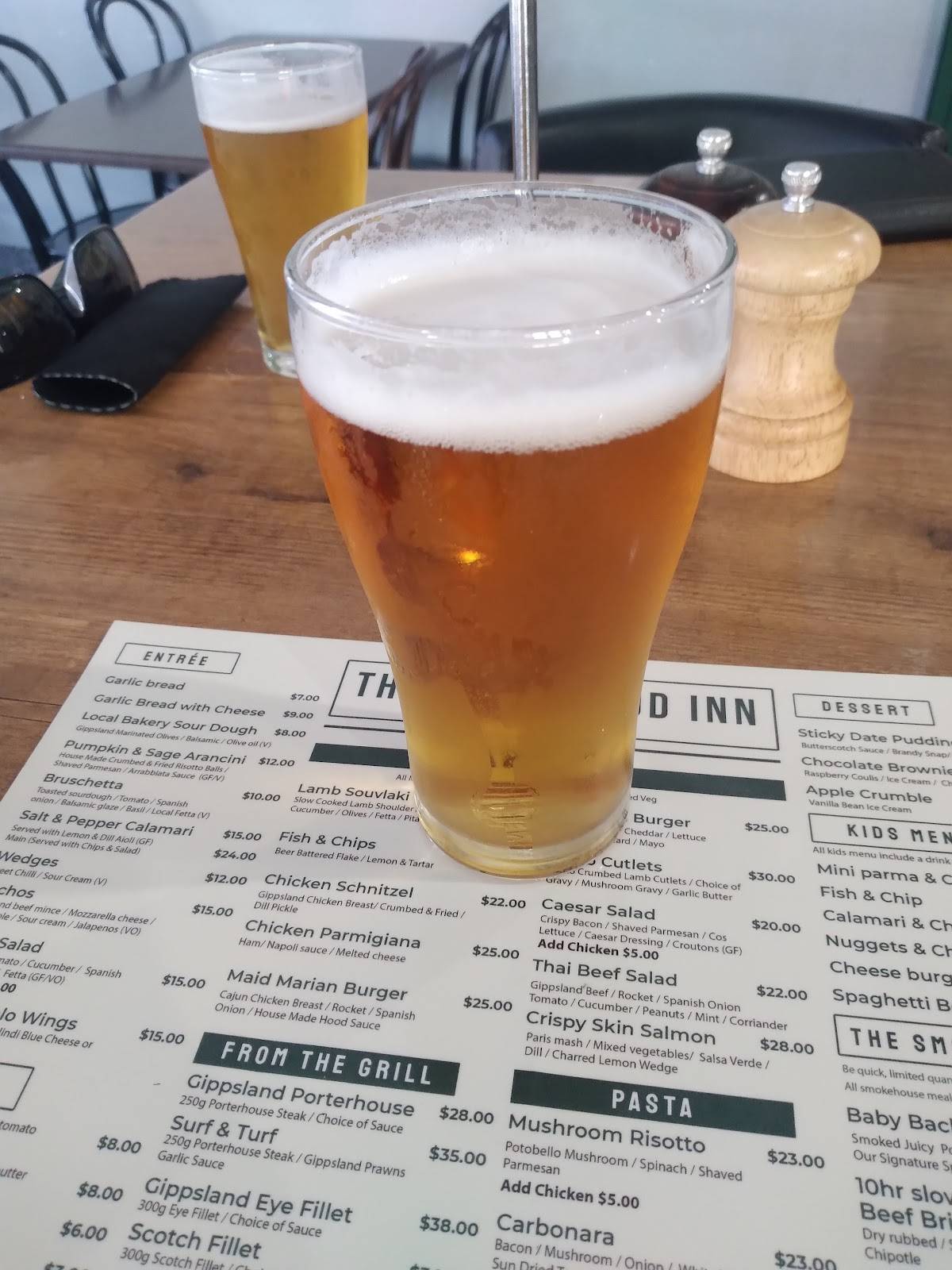 Menu at The Robin Hood Inn pub & bar, Drouin West