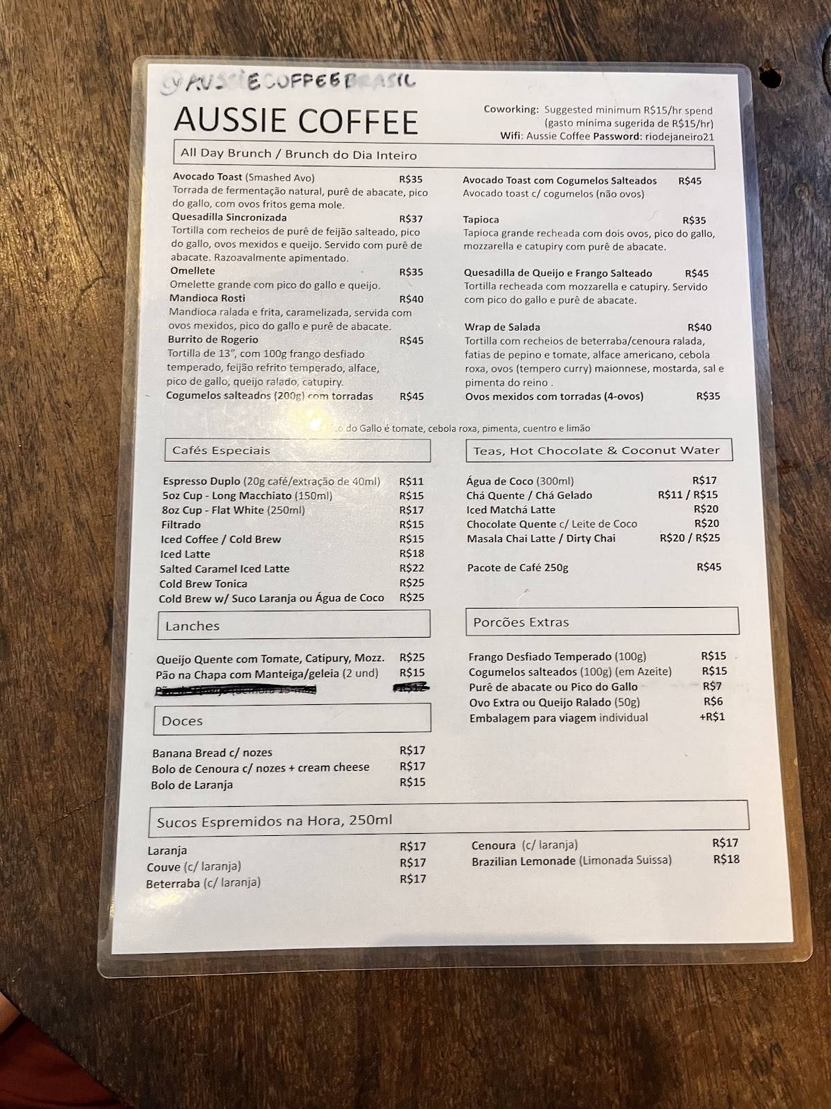 Menu em Aussie Coffee (Hidden down a long corridor) café, Rio de ...