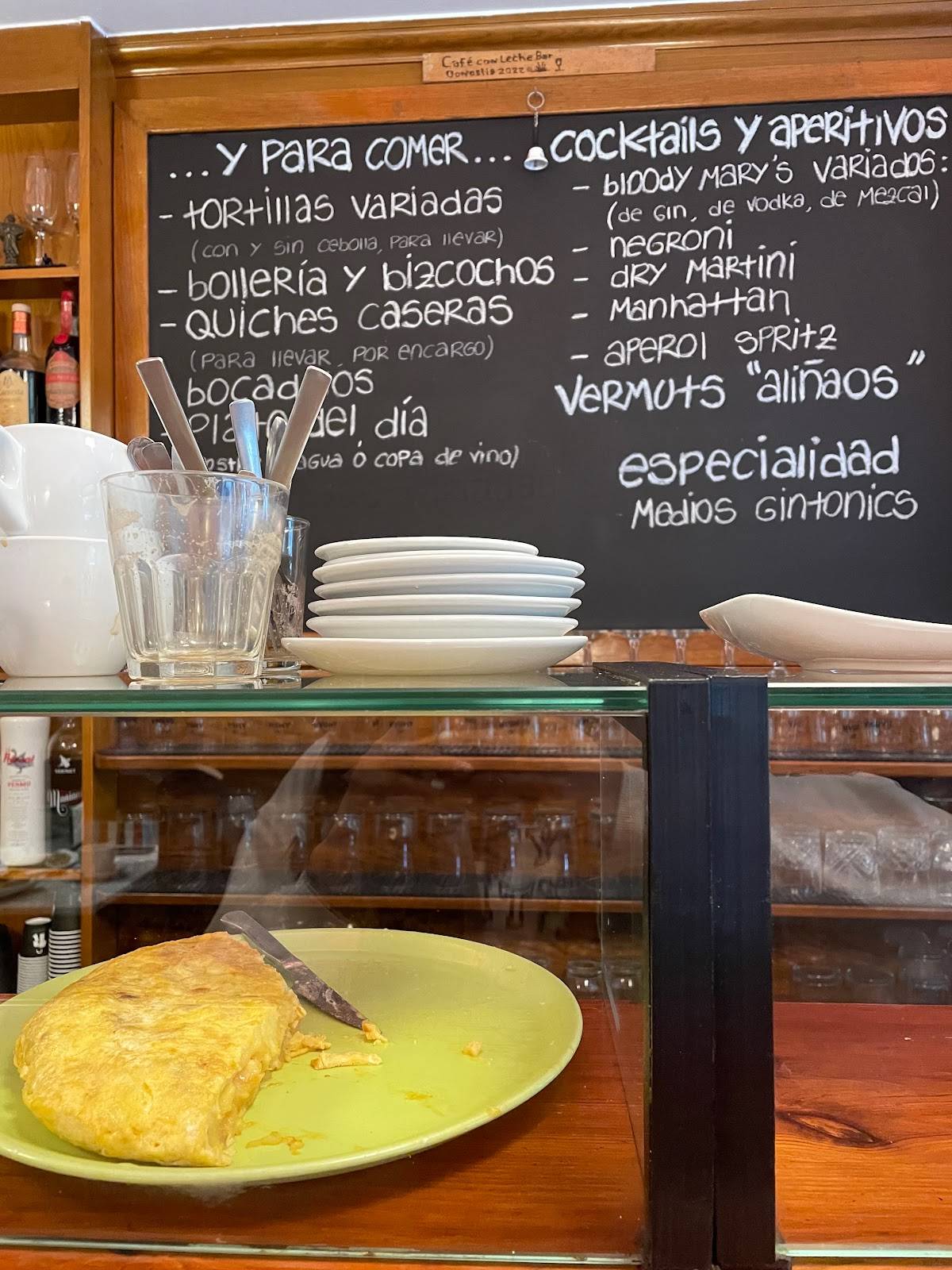 Menu at Café Con Leche, San Sebastián, San Martin Kalea