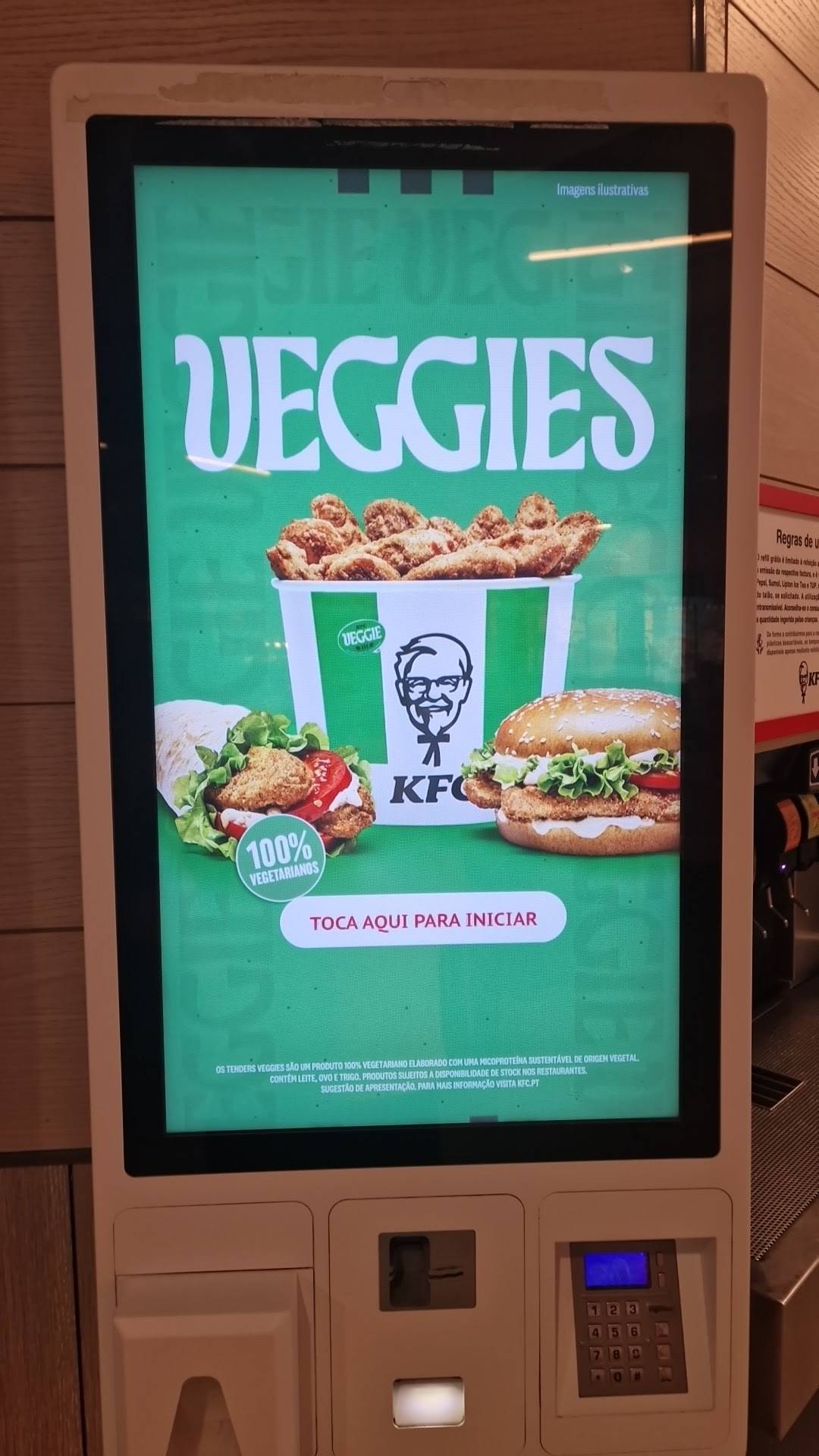 Menu em KFC restaurante de fast food, Lisboa, Loja 2021