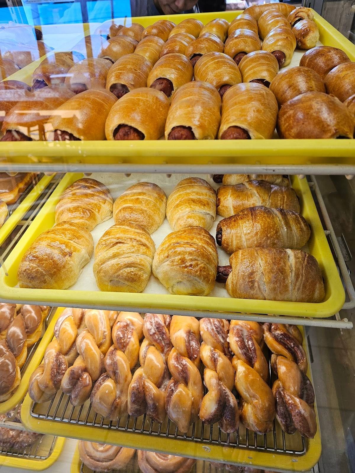Menu at Lee's Donuts, Magee