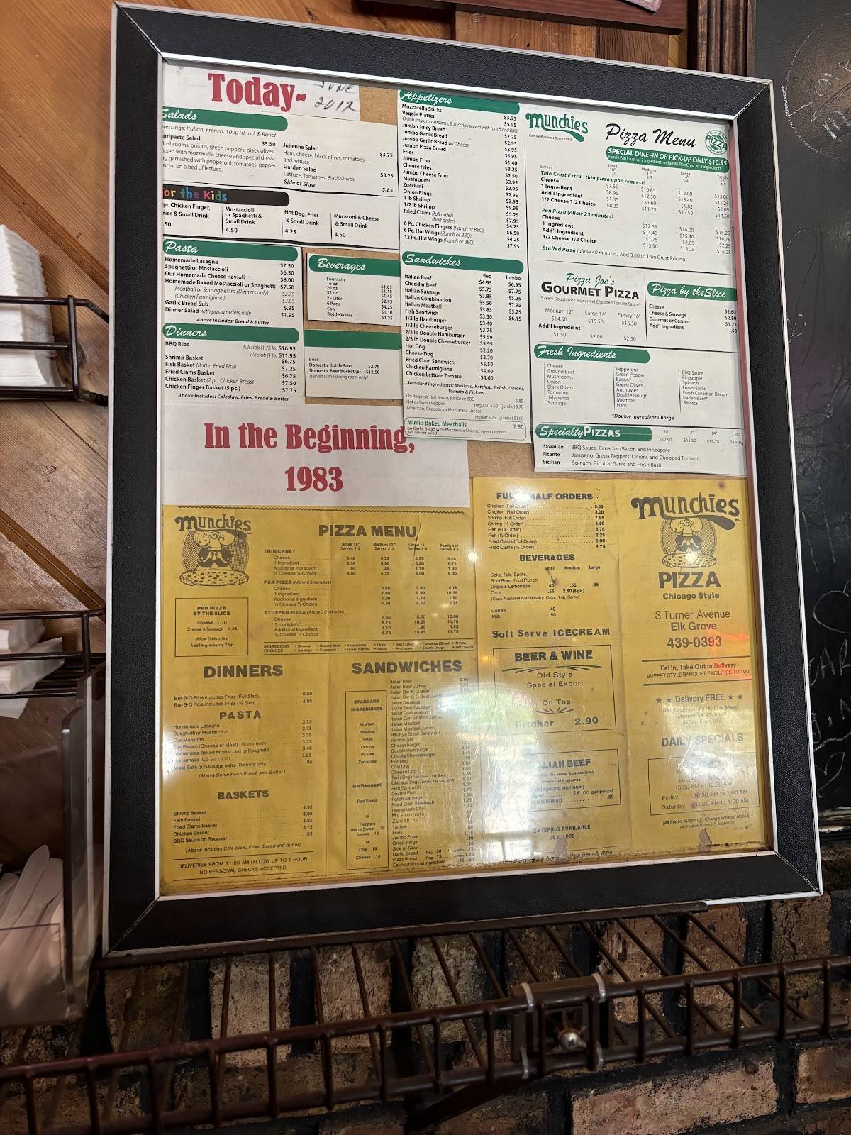Menu at Munchies Pizza & Bar, Elk Grove Village
