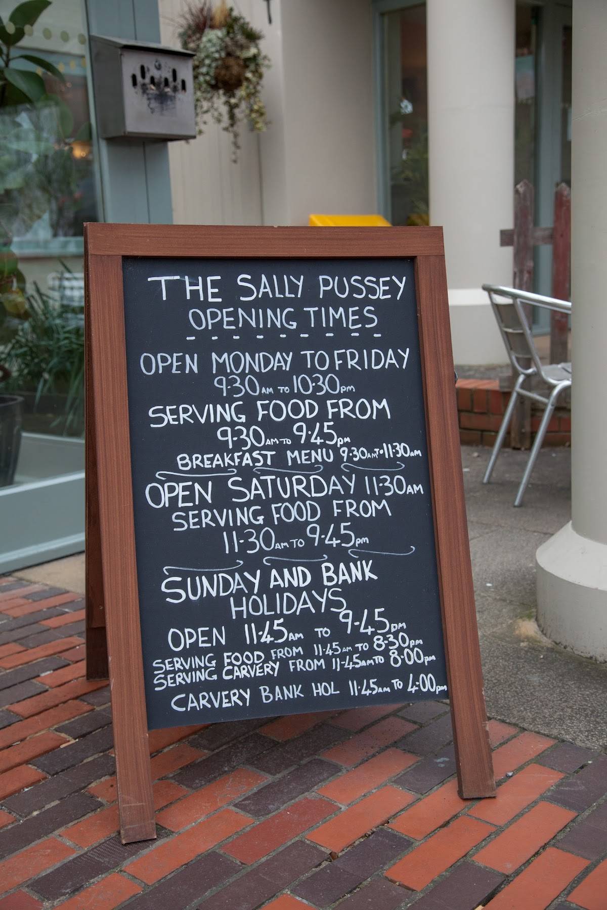 Menu at The Sally Pussey's Inn pub & bar, Swindon, Swindon Rd