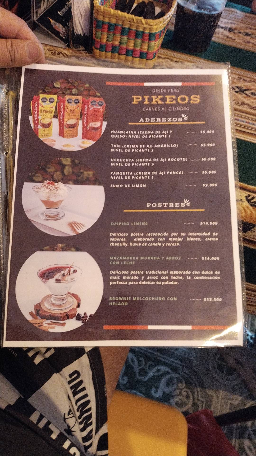 Menu at Pikeos Restaurante Colombo Peruano, Bogotá