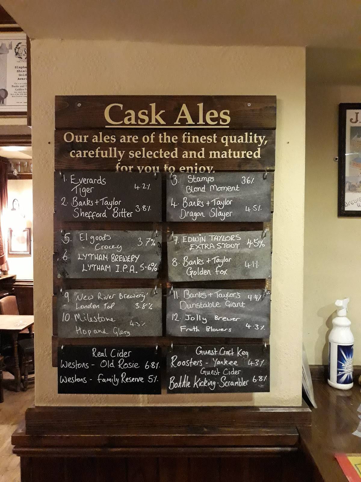 Menu at The Albion pub & bar, Westoning