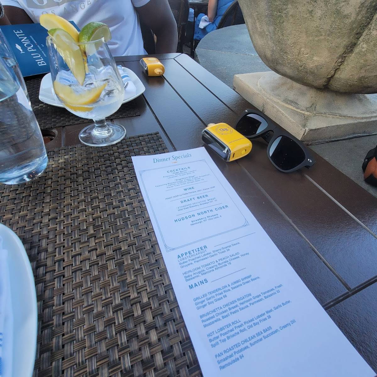 Menu at Blu Pointe pub & bar, Newburgh