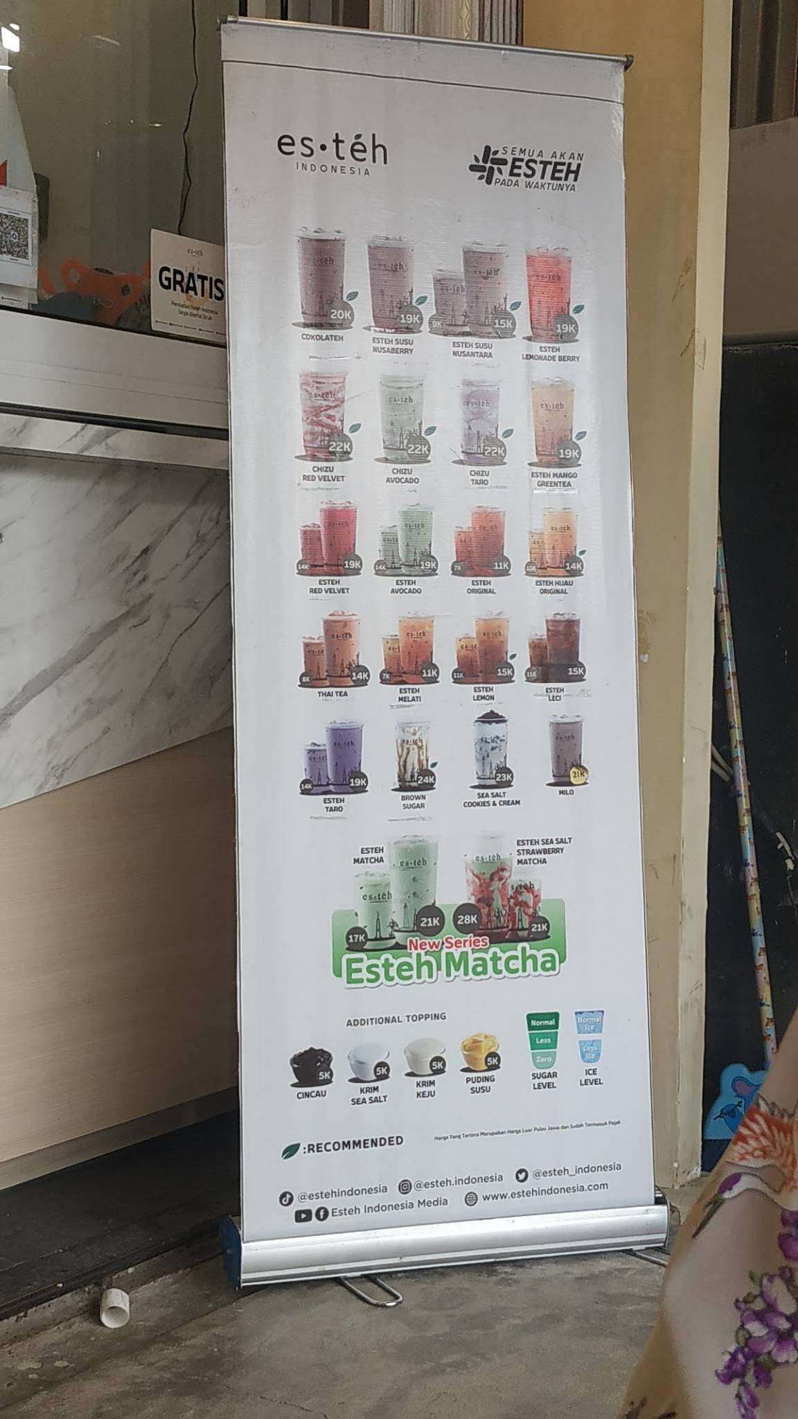 Menu at Es-Teh Indonesia, Ketapang cafe, Tengah