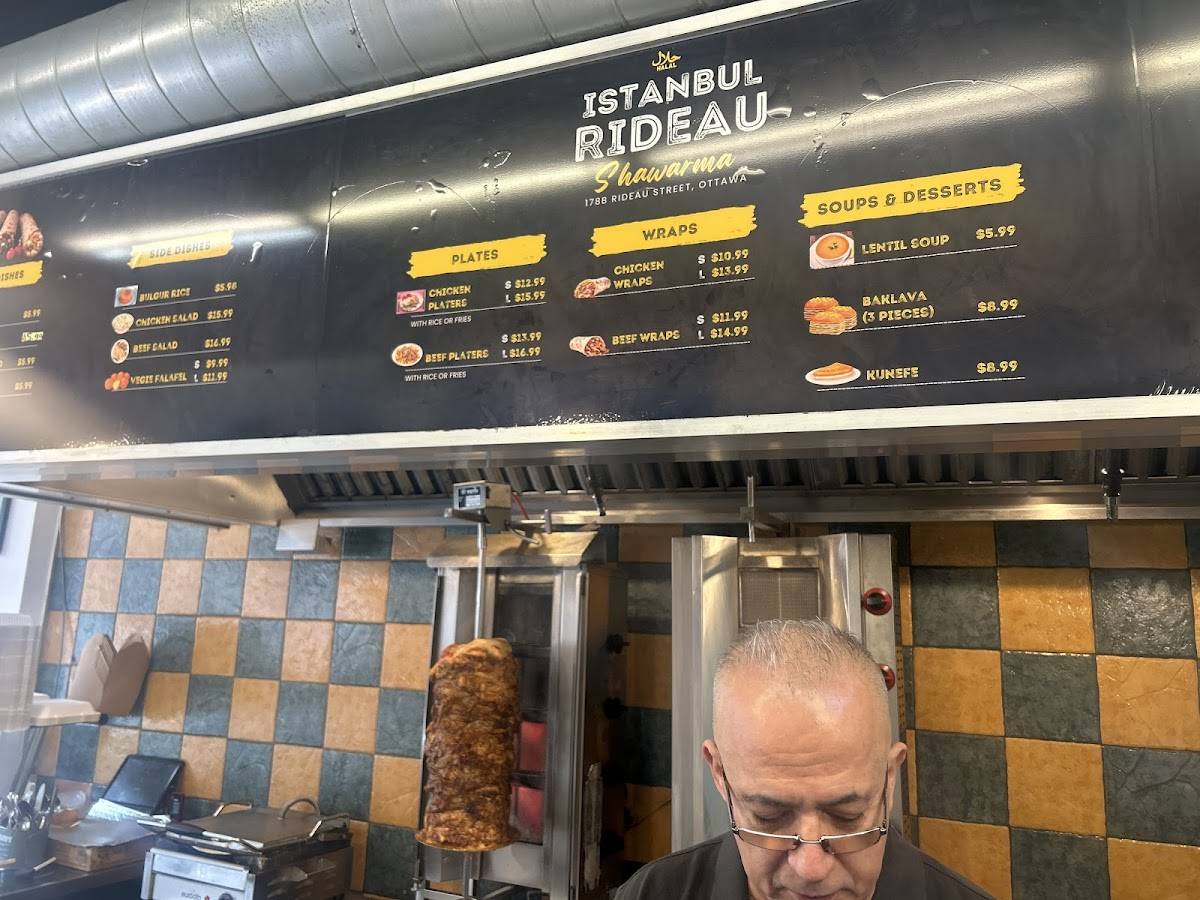 Menu au Istanbul Rideau Shawarma restaurant, Ottawa