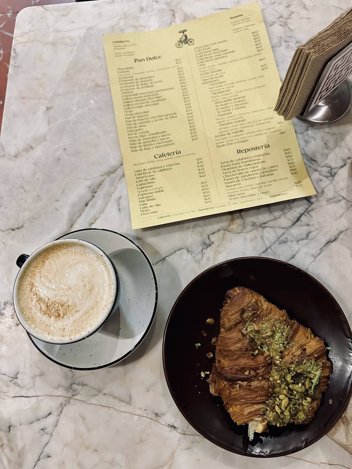 Carta de cafetería La Dulce Compañía, Santiago de Querétaro, Calle ...