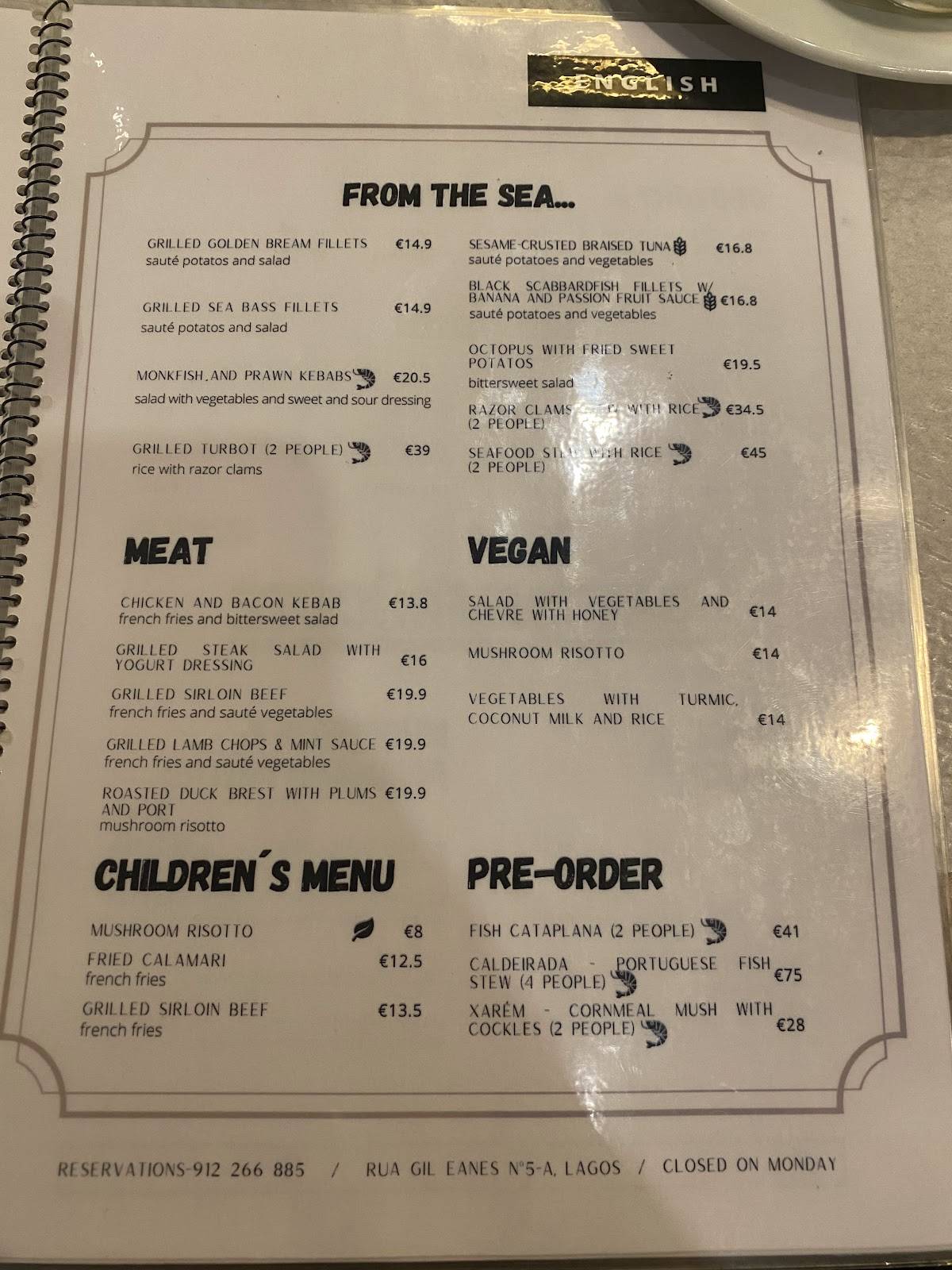 Menu at O Mexilhão restaurant, Lagos