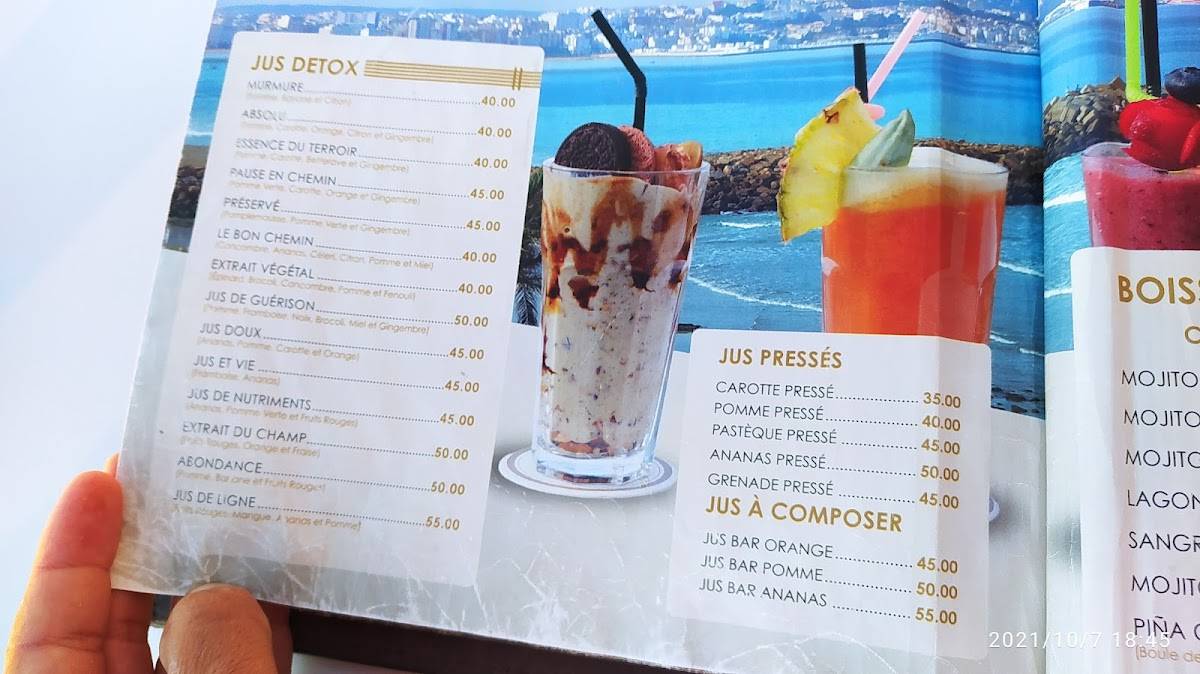 Menu au Cafe RR Ice, Tanger, Q6QR+827