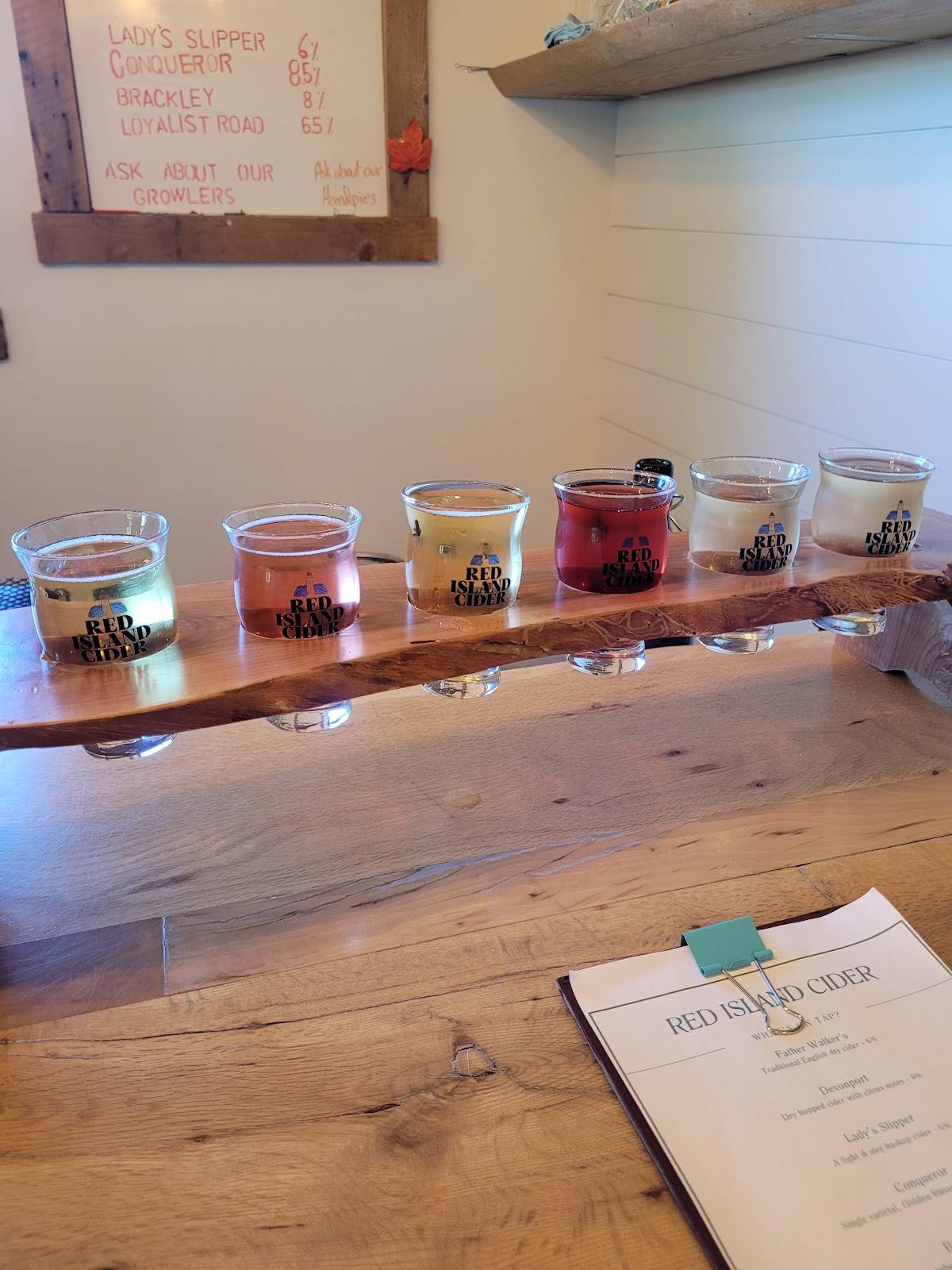 Carta del pub y bar Red Island Cider, Charlottetown