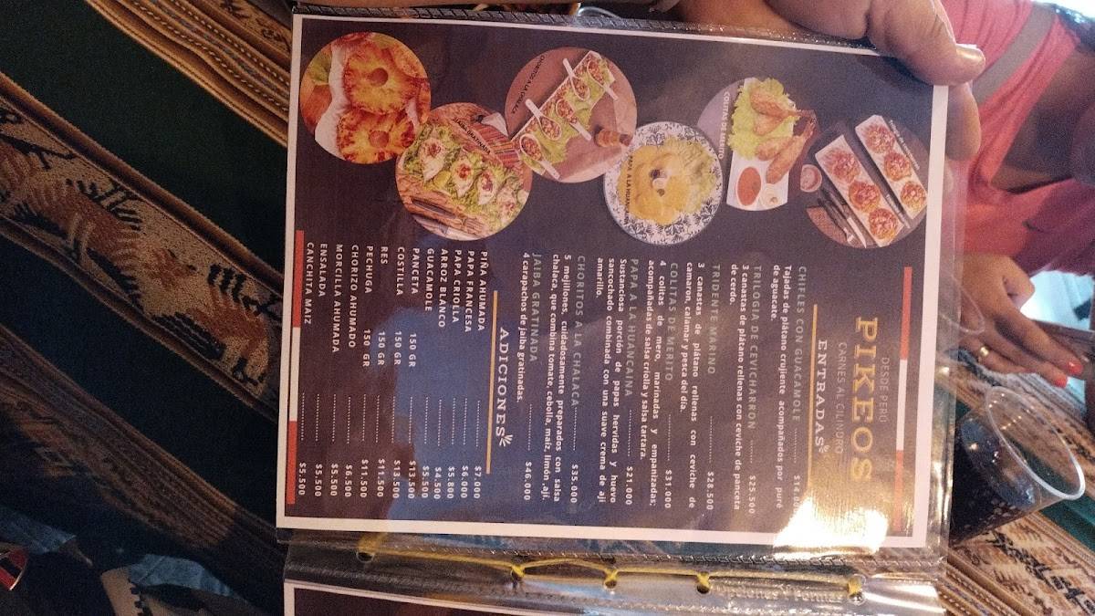 Menu at Pikeos Restaurante Colombo Peruano, Bogotá