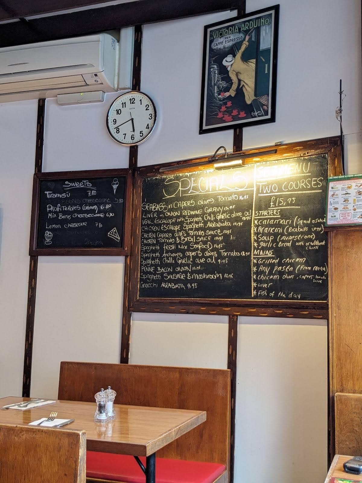 Menu at Trevi Ristorante restaurant, London, 16-18 Highbury Cor