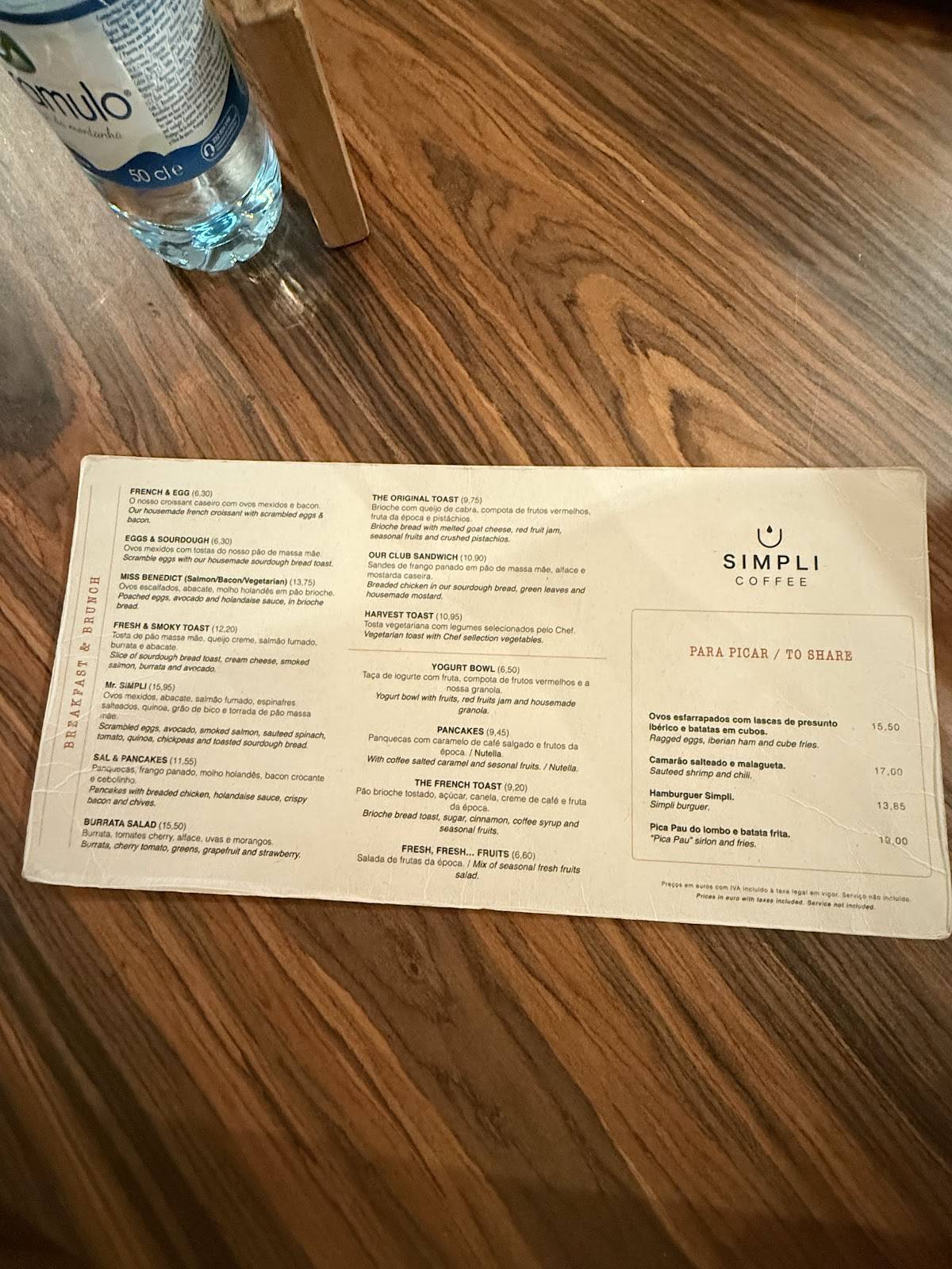 Menu em Simpli Coffee Braamcamp café, Lisboa, R. Braamcamp 64