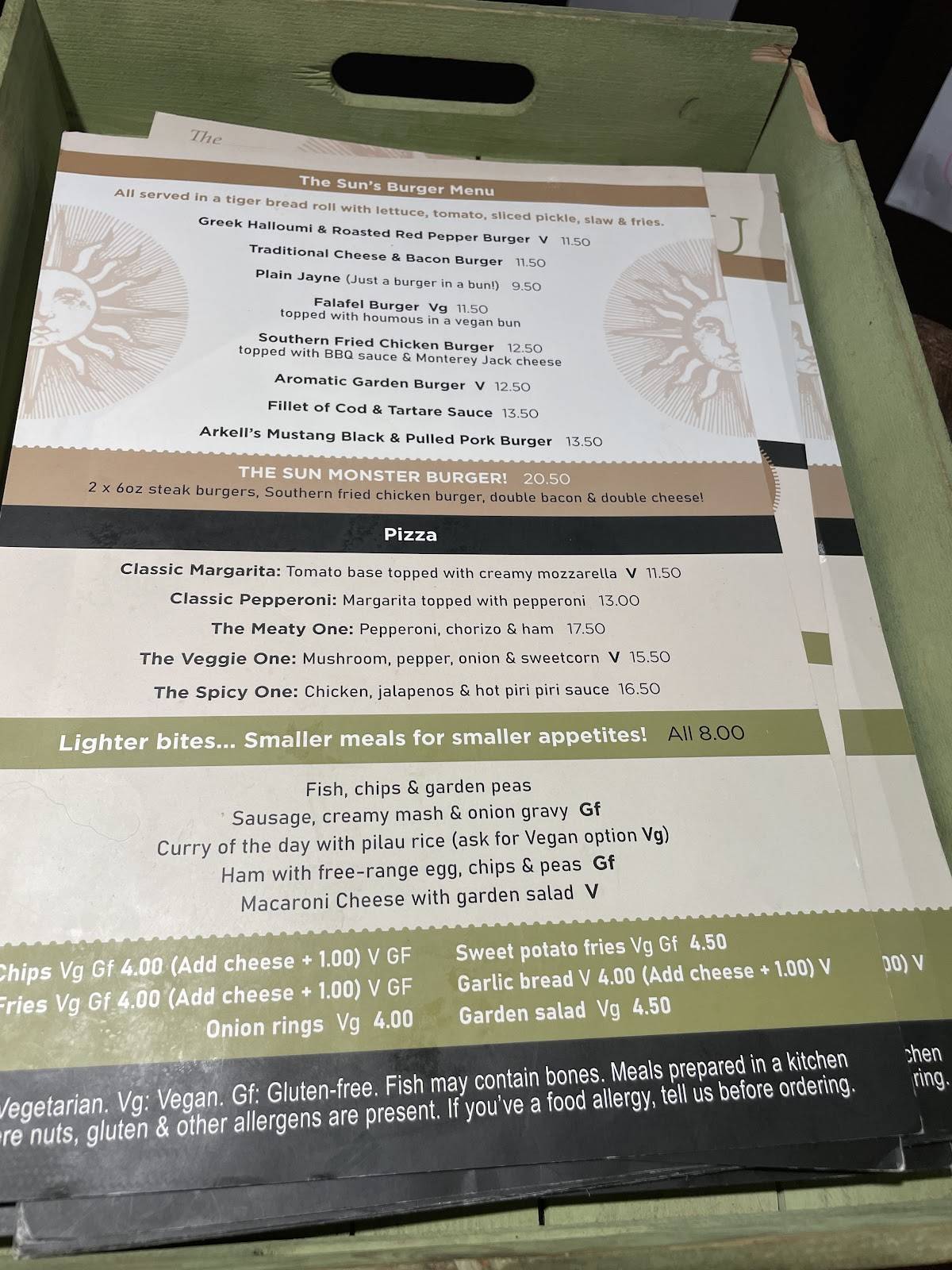 Menu at The Sun Inn pub & bar, Swindon, Marlborough Rd