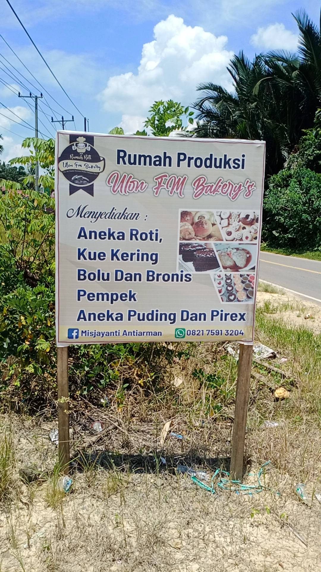 Menu at rumah roti ulon fm bakery, Indonesia
