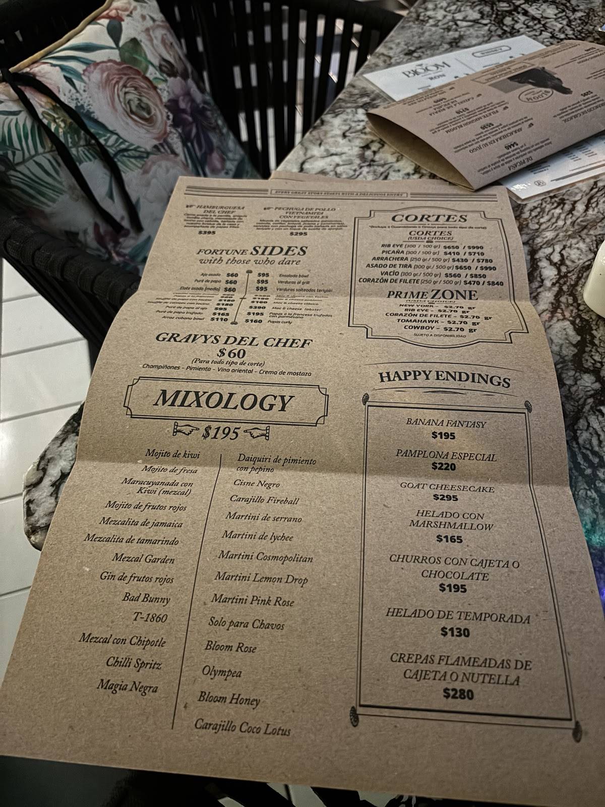 Carta del pub y bar Bloom Martini Garden, Merida