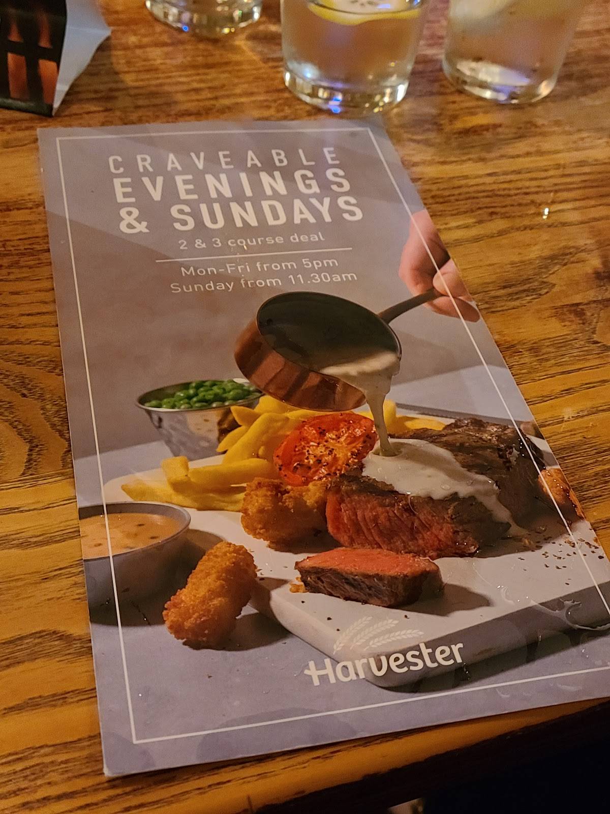 Carta del restaurante Harvester Coed-Y-Gores Cardiff, Cardiff, Circle ...