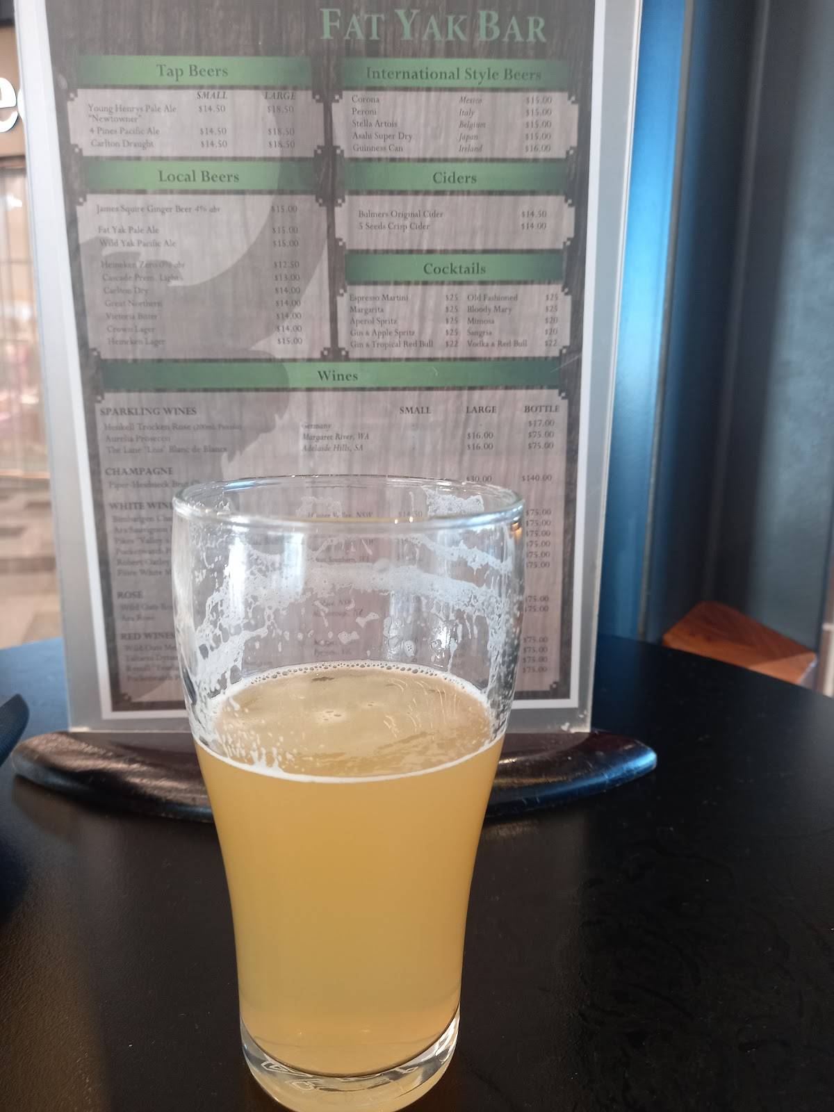 Carta del pub y bar Fat Yak, Mascot