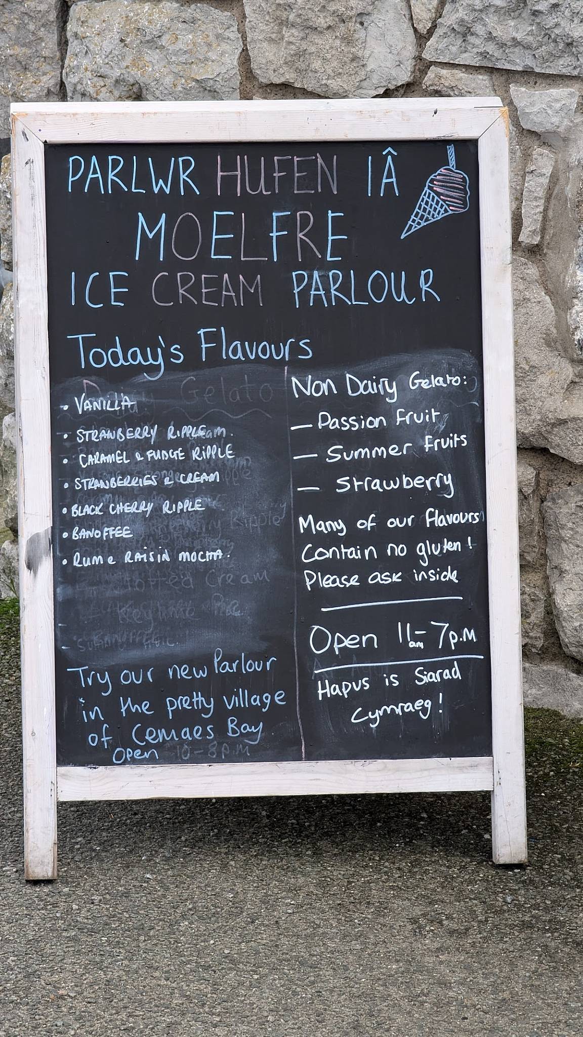 Menu at Hufen Iâ Ynys Môn Anglesey Ice Cream, Moelfre