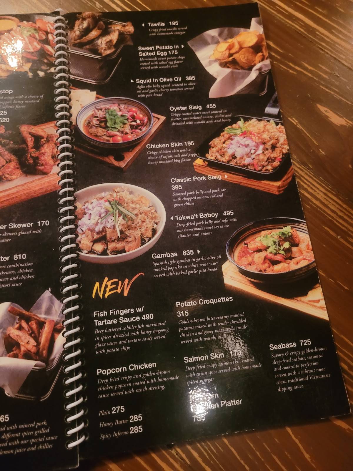 Menu at Pigs & Pints pub & bar, Angeles