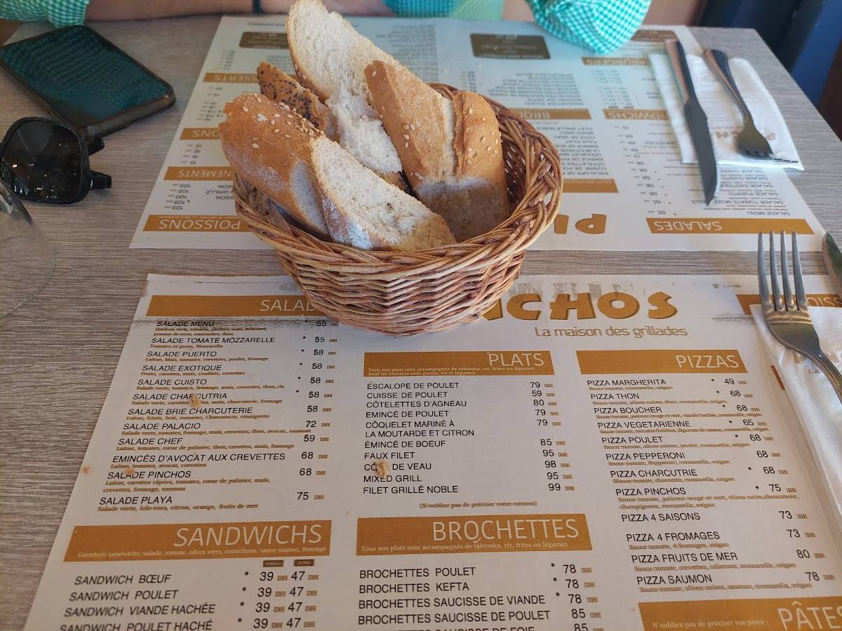 Menu au Pinchos restaurant, Rabat, X46M+HFJ
