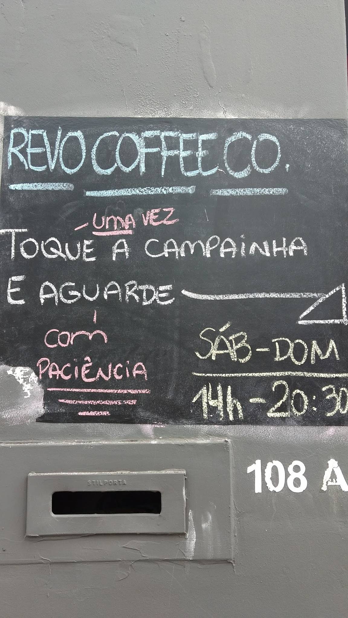 Menu em Revo Manufactory restaurante, Santos