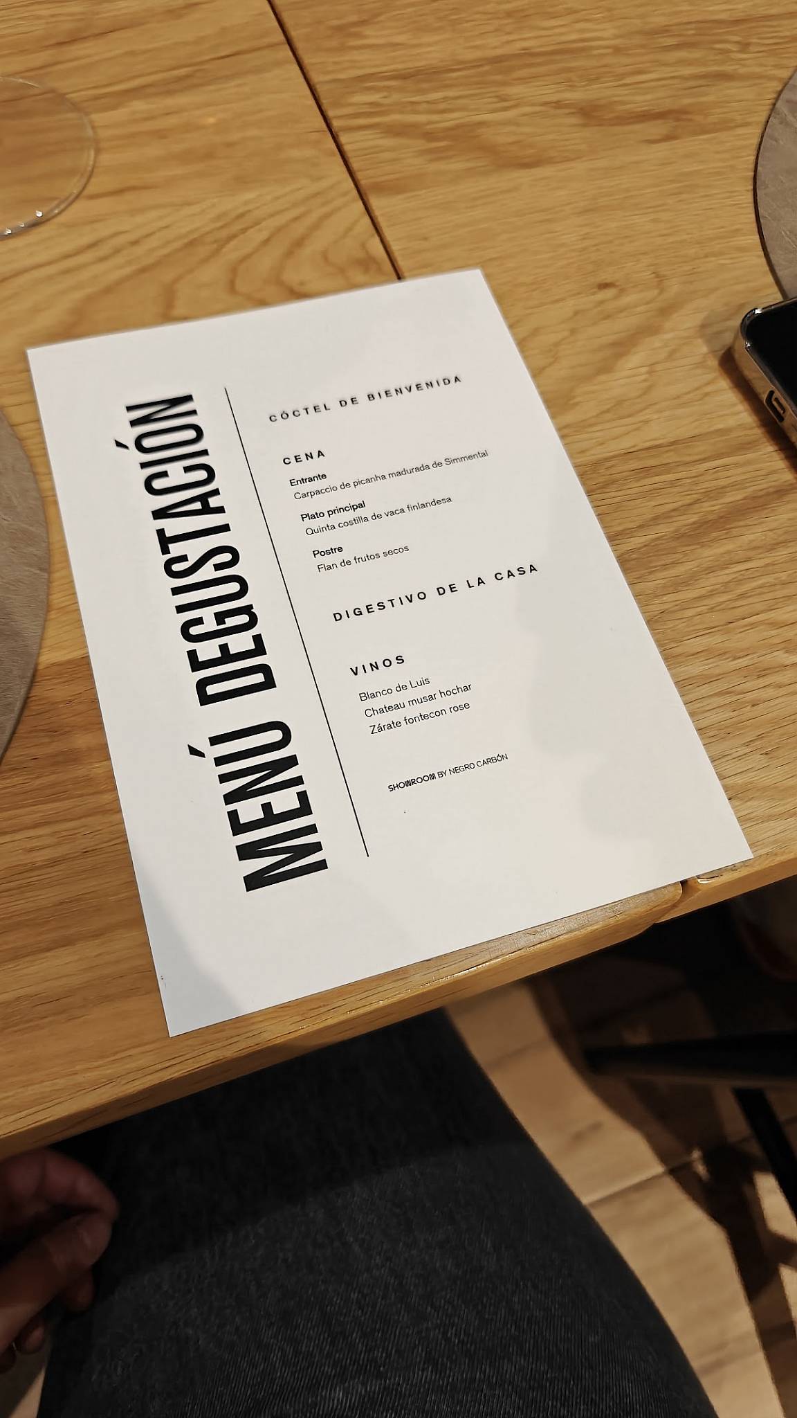 Menu at Showroom by Negro Carbón restaurant, Madrid