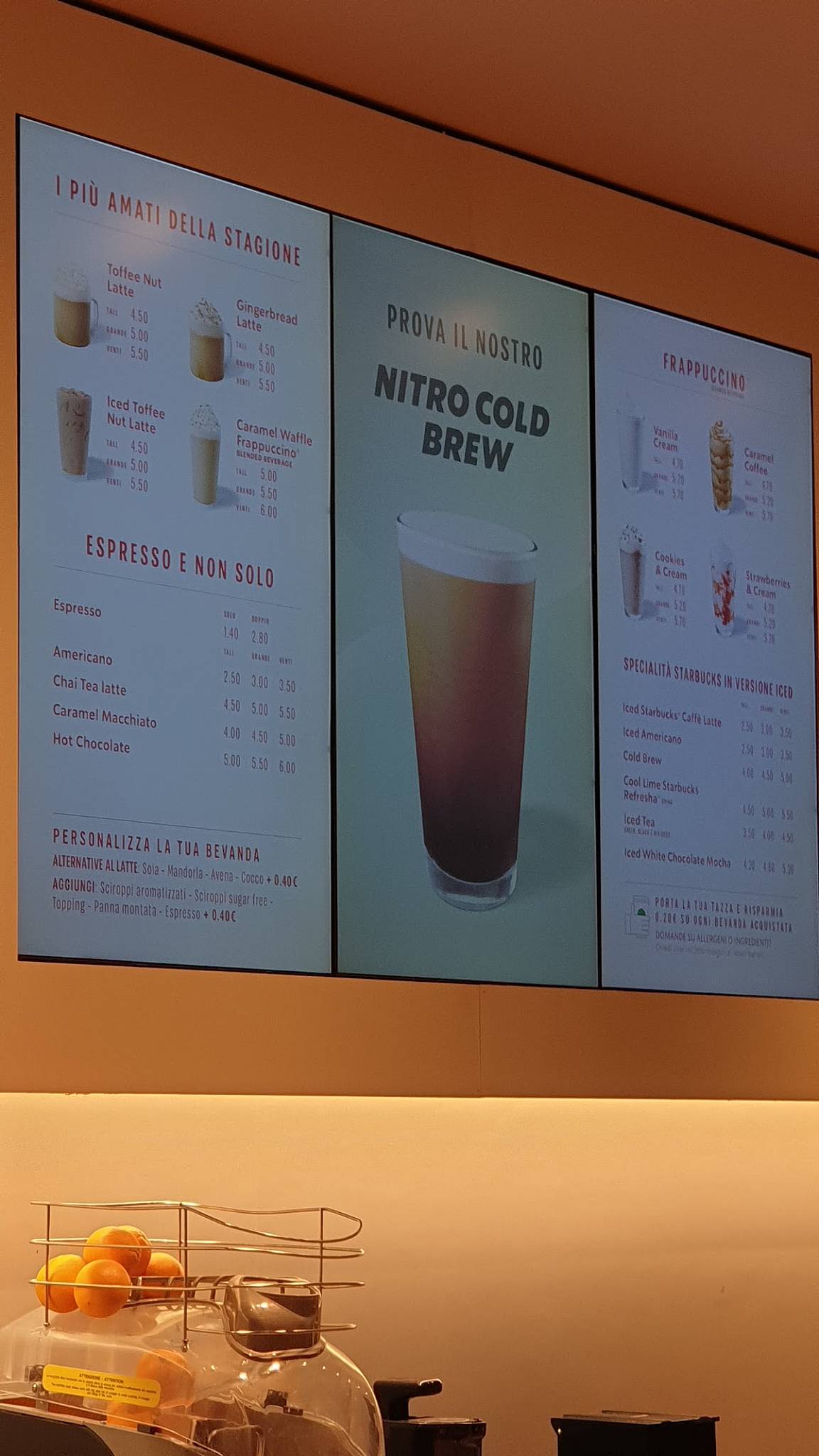 Menu au Starbucks Castel Romano Designer Outlet cafeteria, Rome