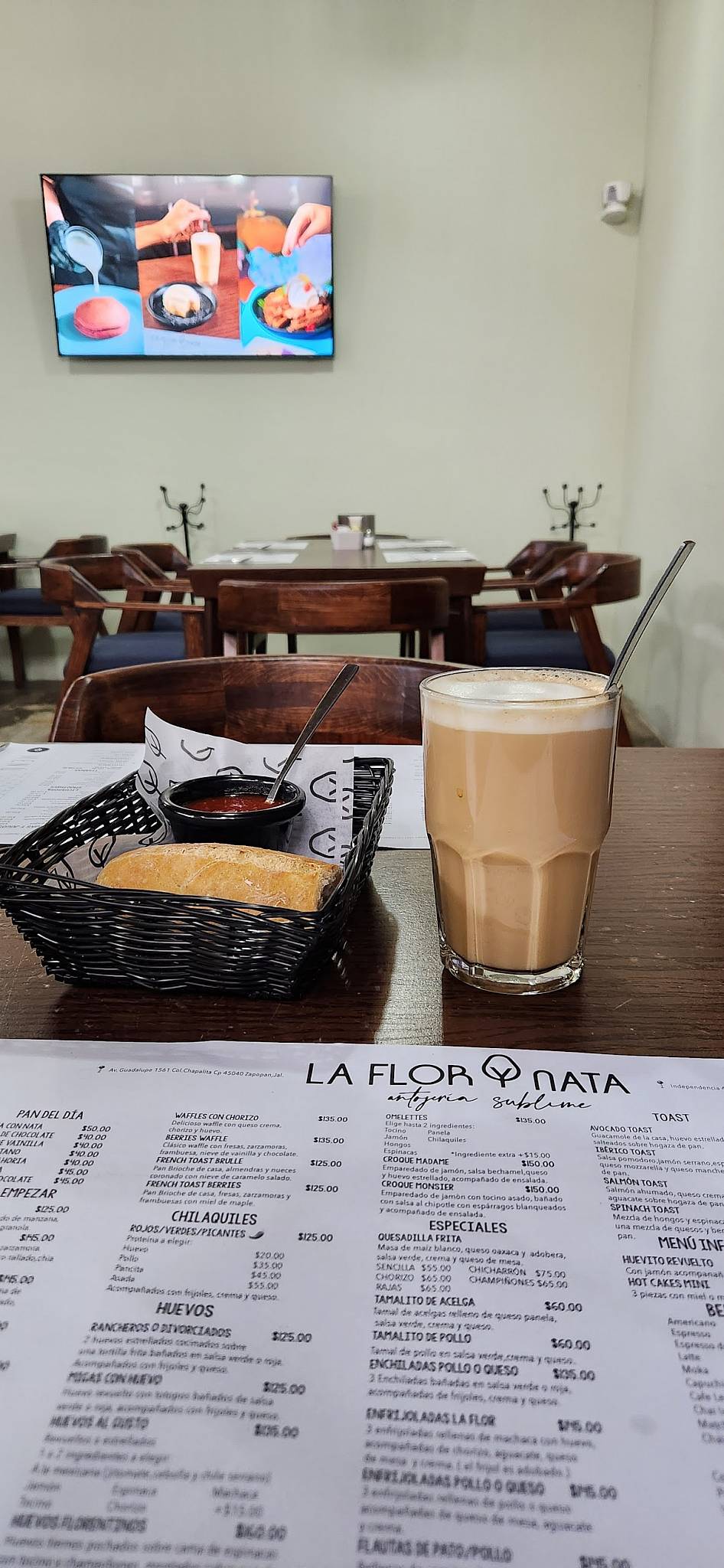 Menu at La Flor y Nata Chapalita restaurant, Zapopan