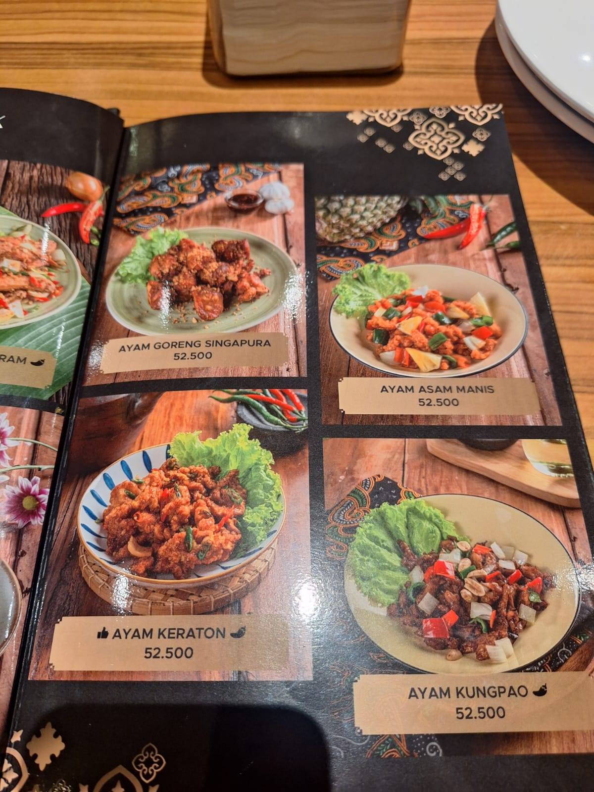 Menu at Aroem Resto & Cafe Bekasi, Bekasi Regency