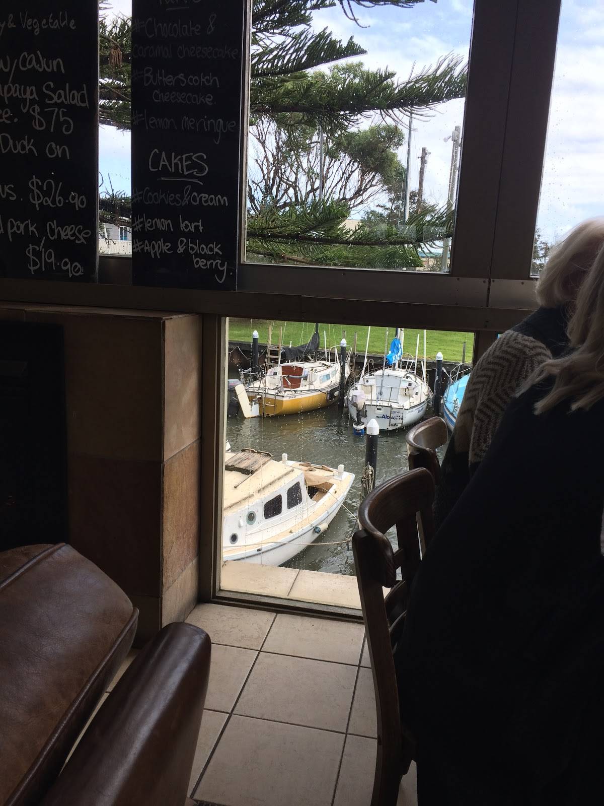 Menu at The Bridge Hotel Mordialloc cafe, Aspendale