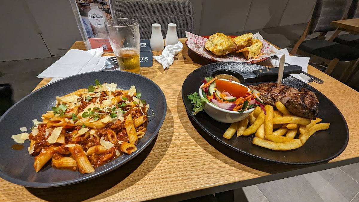 Menu at Easts Leagues Club, Coorparoo