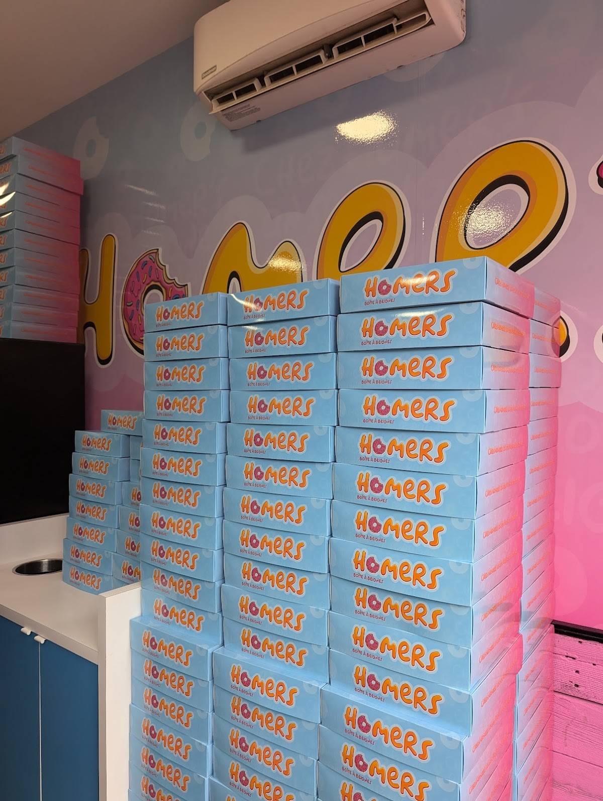 Menu at Homer's Donuts, Montréal