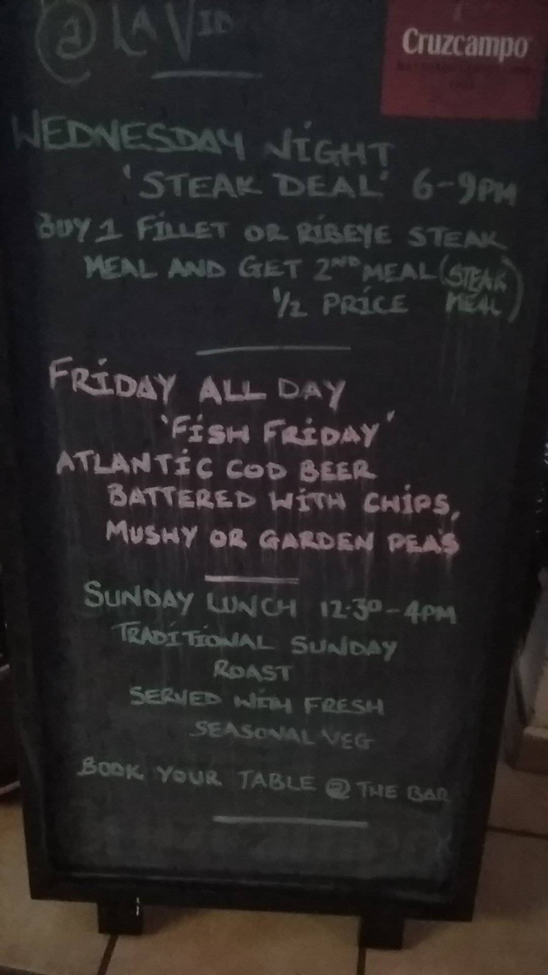 Menu at La Vida Bar and Restaurant, La Alfoquía