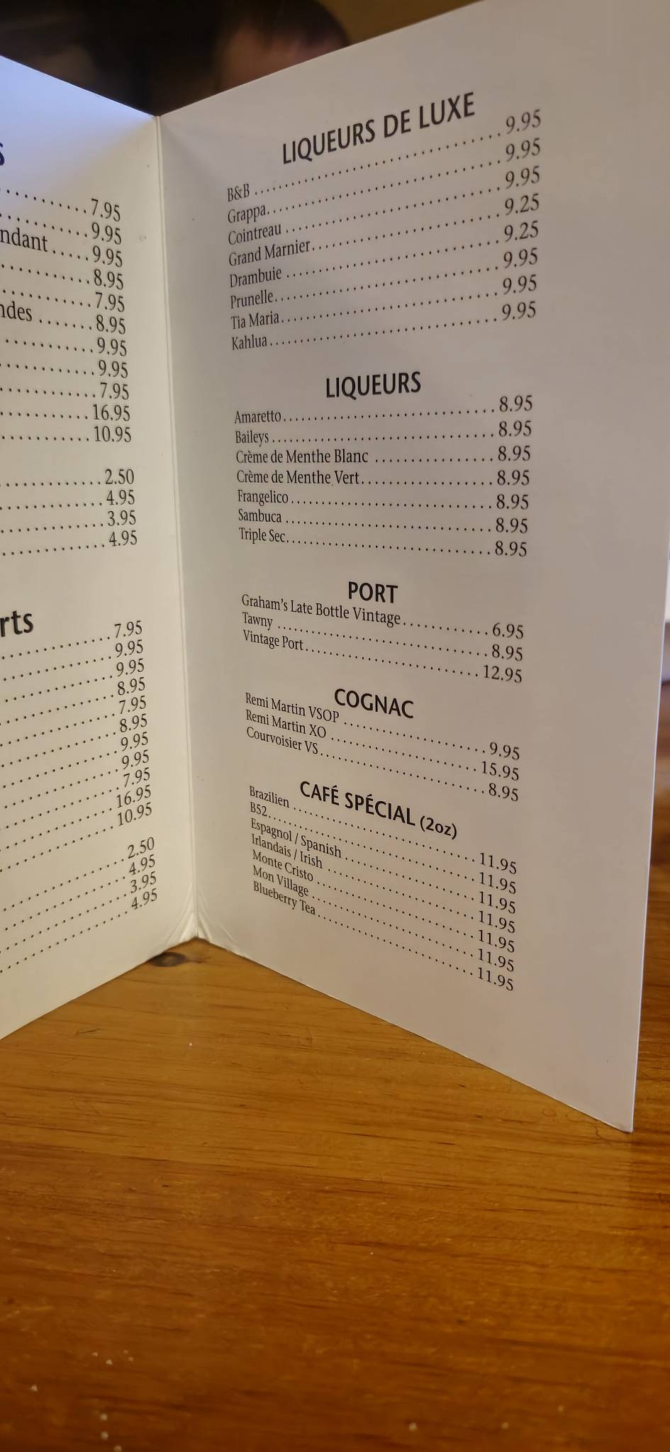 Menu au Mon Village Restaurant, Mirabel