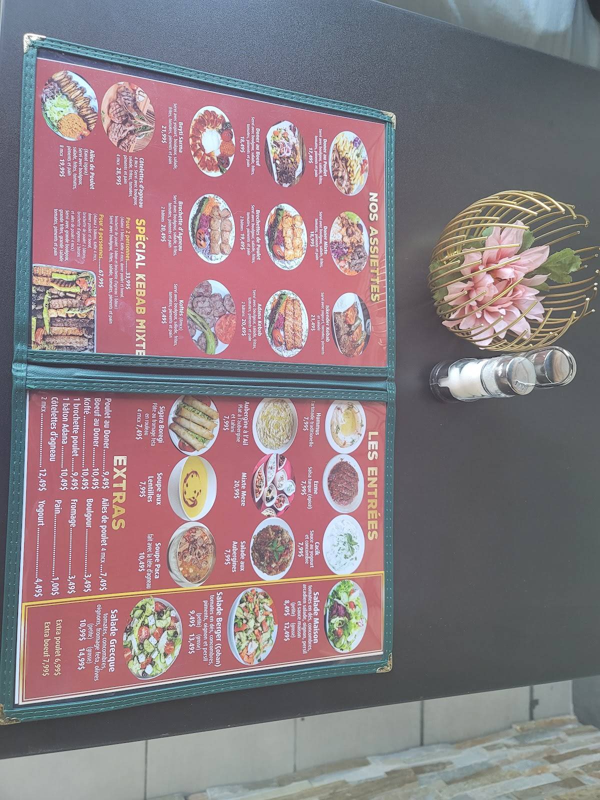 Menu at Palais Istanbul Kebab restaurant, Montréal