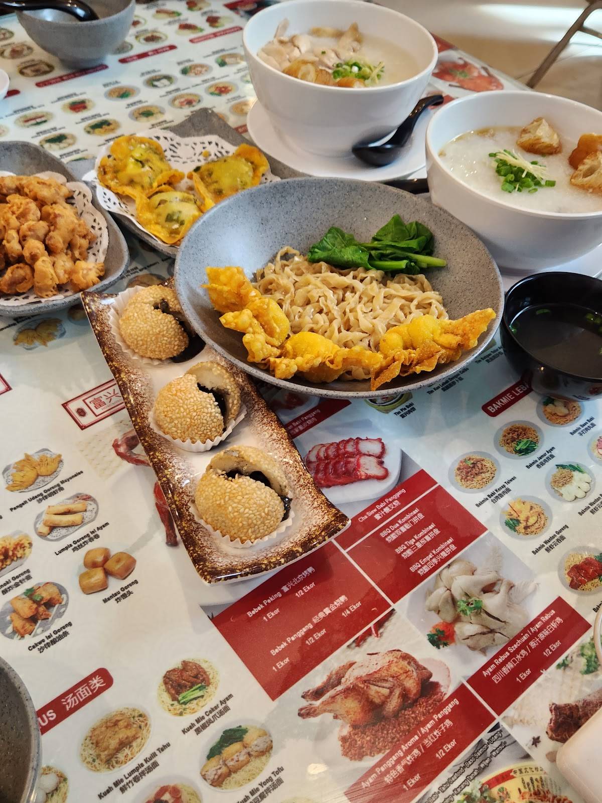 Carta del restaurante Foo Heng Hongkong Dimsum Puri Mansion, West Jakarta
