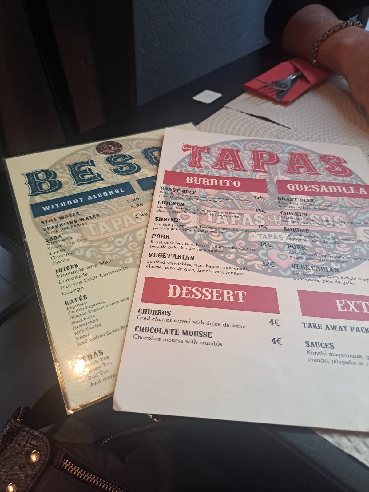 Menu em Tapas Y Besos restaurante, Lisboa