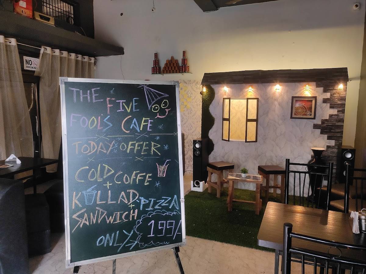 Menu at The Five Fool's Cafe, Katni
