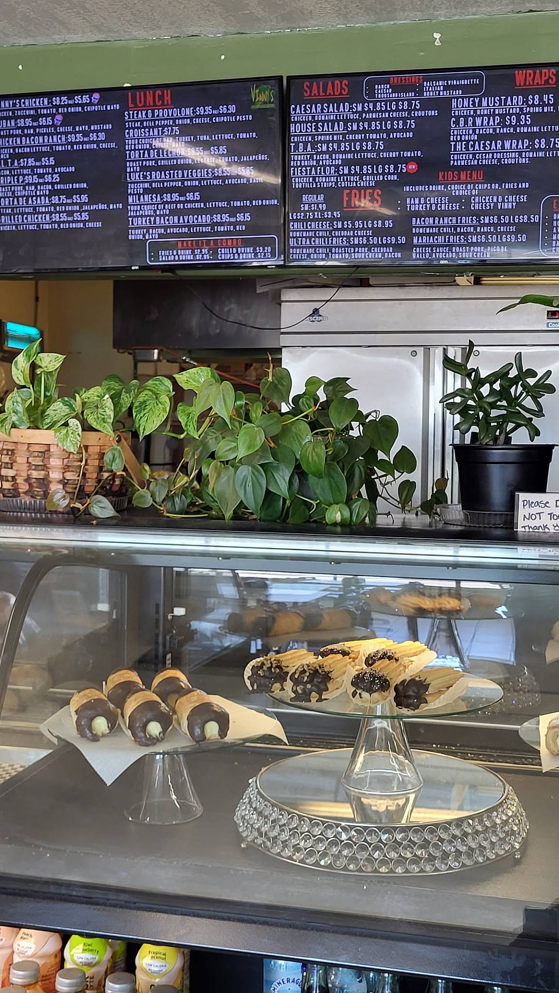 Menu at Vinny's Bakery, Pasco